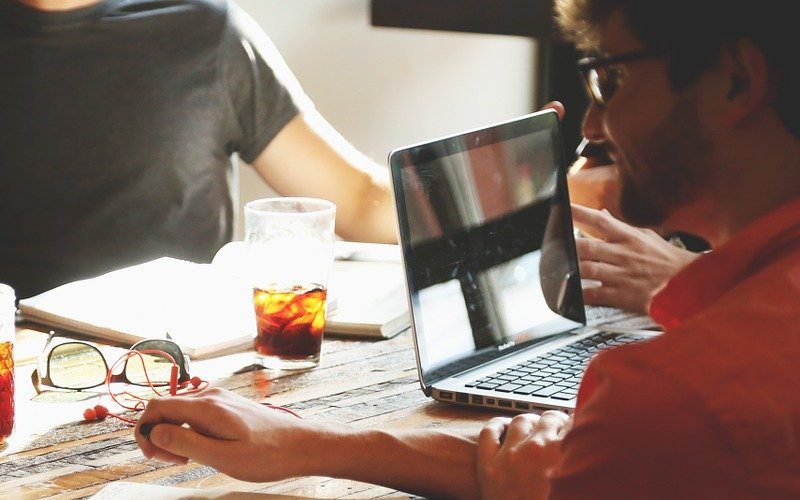 How technology helps build trust and reputation - Quiss Blog